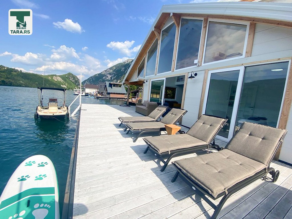 ⁠Viridian Three Accommodation Boathouse UNIQUE