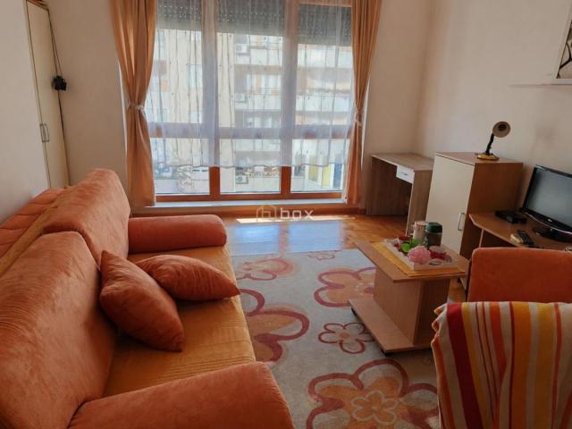 Garsonjera, 26m2, Duvanište