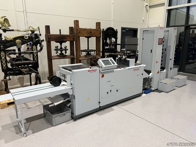 Linija za izradu brošura Horizon
Horizon VAC-100a + VAC-100m + SPF-200a + FC-200a Booklet Maker