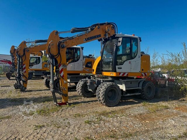 Točkaš bager
LIEBHERR A913 Compact