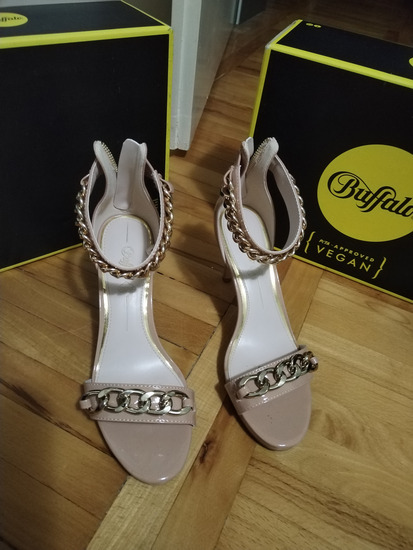Nove Buffalo sandale 40 broj