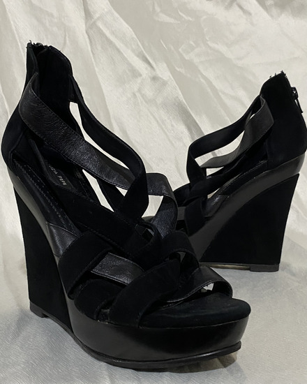    PATRIZIA PEPE platforme stikle