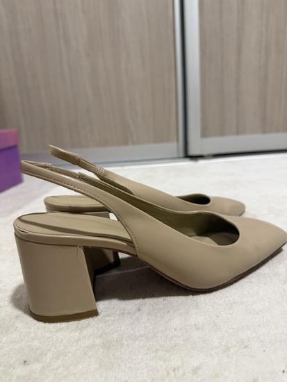 H&M udobne poslovne stikle 39