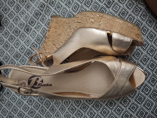 Bata sandale sa plutom 38