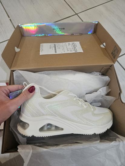 EXTRA SNIZENE Skechers bele patike