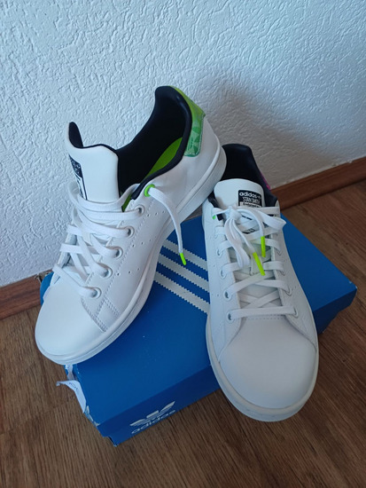 Nove bele Adidas Stan Smith patike
