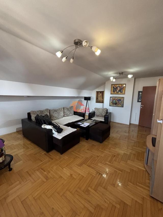 ODLIČNA PRILIKA-4 soban stan- Durlan-120 m2-200 000eura-2 stana spojena u 1