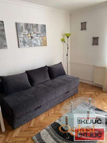Garsonjera 28 m², Socijalno, Novi Sad, 2. sprat
