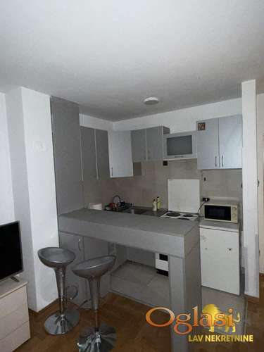 NOVI SAD - CARA DUŠANA - 28.00 m2
