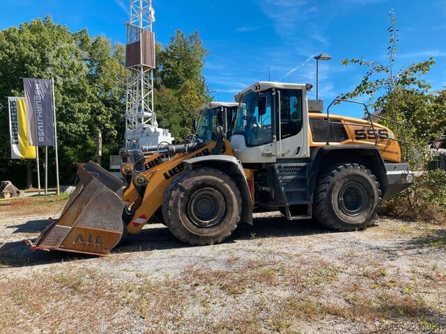 Utovarivač na točkovima
LIEBHERR L556 X-Power