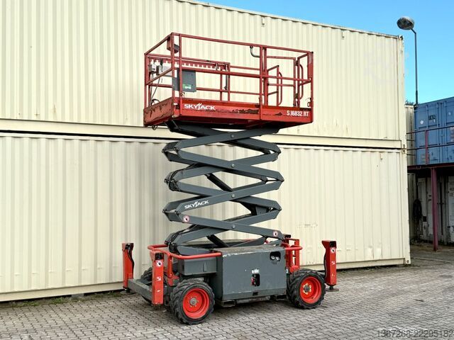 Radna platforma
Skyjack SJ6832RT 4x4 Diesel, 11.8 Meter, 1.356 H