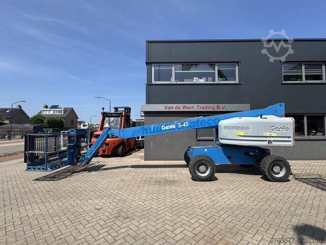 GENIE S-45 Teleskopska radna platforma / boomlift 4x4 DEUTZ DIESEL 4925 sati 15,7 m radna visina 201
GENIE GENIE S-45 Telescoop hoogwerker / boomlift 4x4 DEUTZ DIESEL 4925uur 15,7M Werkhoogte 2014