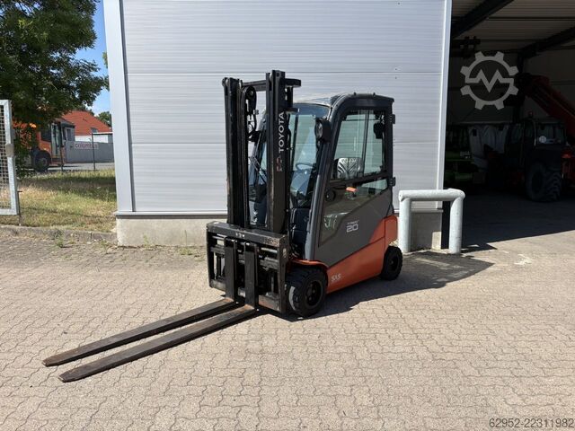 Električni viljuškar za 4 točka
Toyota 8 FBM 20 T / 1.260 h!