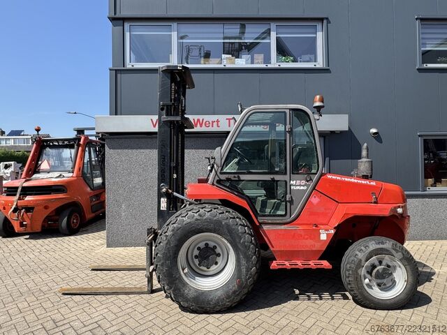 Manitou M 30-4 T viljuškar za zahtevne terene 4x4 Triplo 550 4832SATI Perkins DIESEL 2012
MANITOU M 30-4 T Ruwterrein heftruck 4x4 Triplo 550 4832UUR Perkins DIESEL 2012
