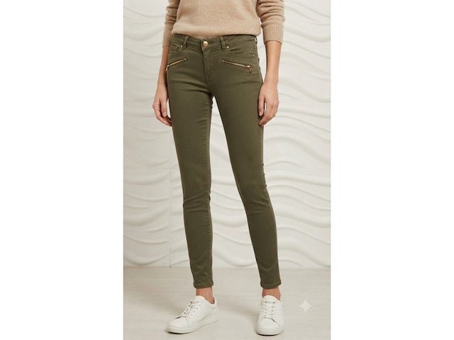BERSHKA maslinasto zelene skinny pantalone XS-34