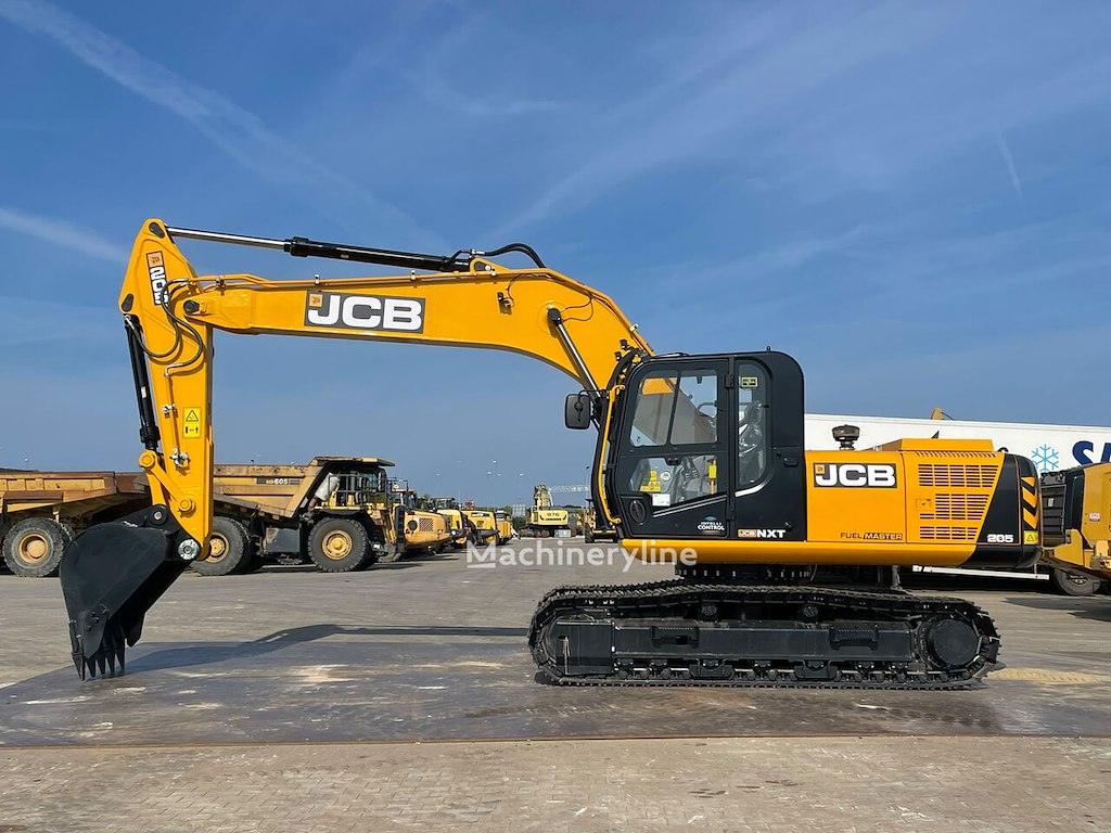 Novi JCB 205 bager guseničar