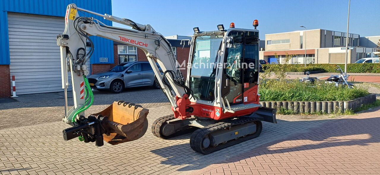 Takeuchi TB235 mini bager