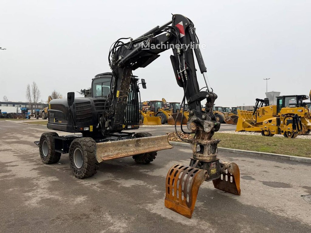 Yanmar B95W bager guseničar