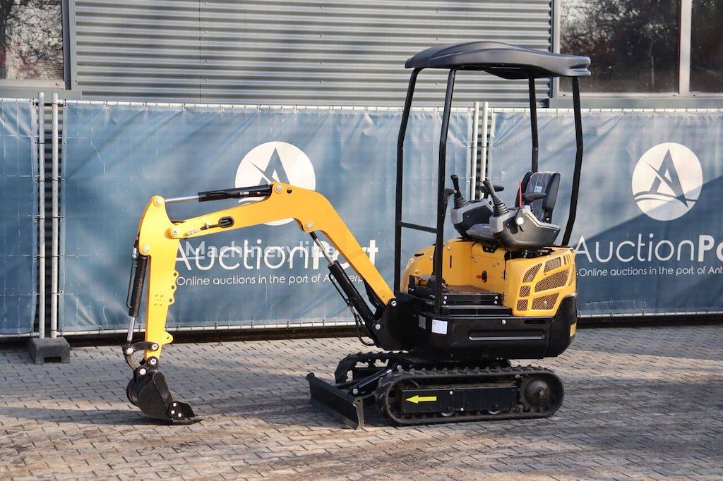 Prodaje se JPC KV15 mini bager na aukciji