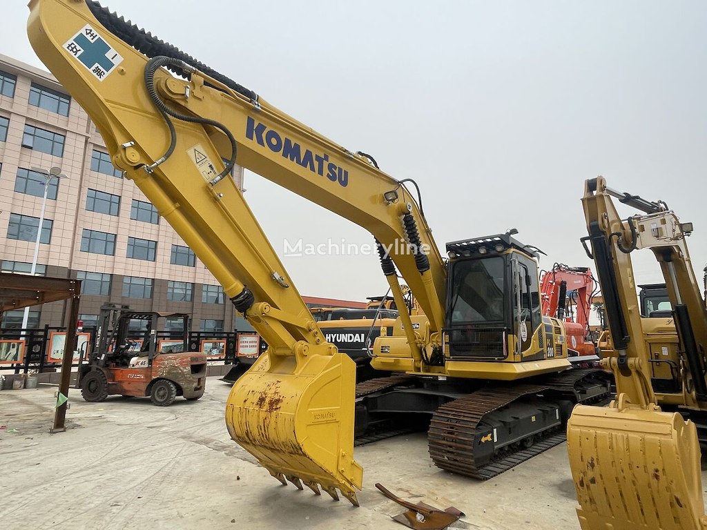 Komatsu pc200-8 bager guseničar