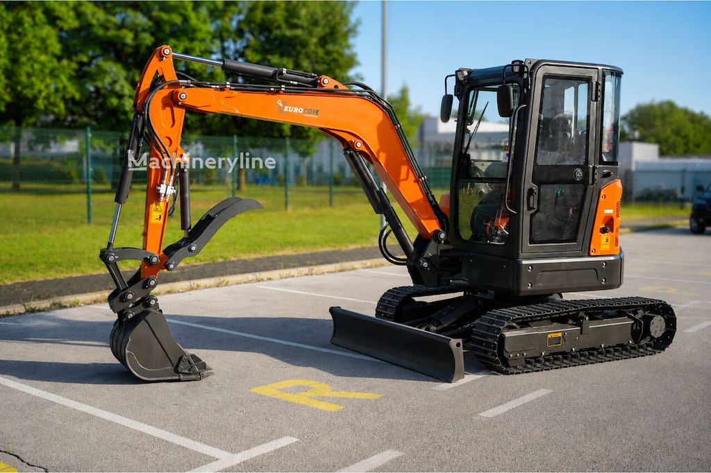 Novi Kubota K40U mini bager