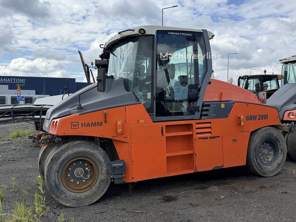 Hamm GRW 280i pneumatski valjak
