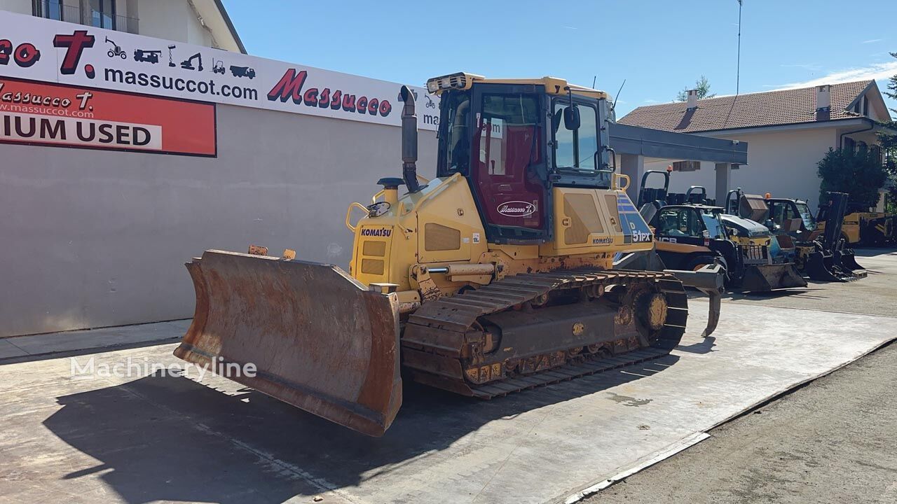 Komatsu D51PX-22 buldožer