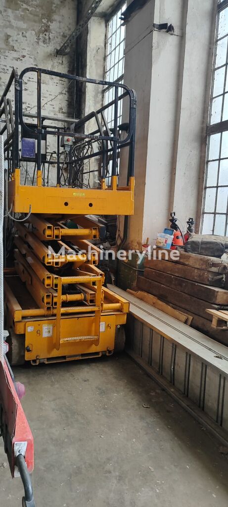 Haulotte Compact 12 makazasta platforma