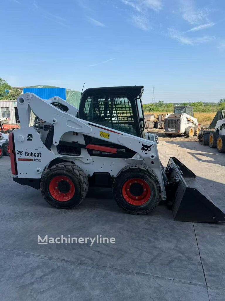 Bobcat S770 mini utovarivač
