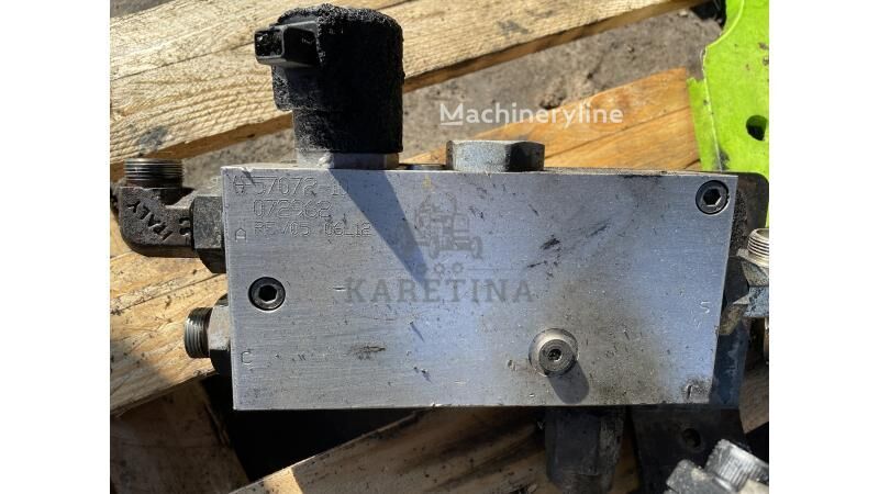 072962 hidraulični razvodnik za Merlo P34.7 P32.6 teleskopskog utovarivača