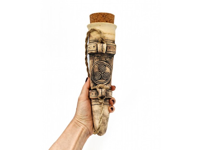 Rog od kamenine: TRISKEL, ručni rad