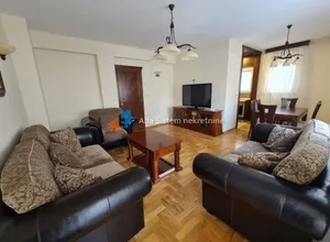 Izdavanje Stan - Beograd, Vračar: Hram Svetog Save - Neimar - Čubura
