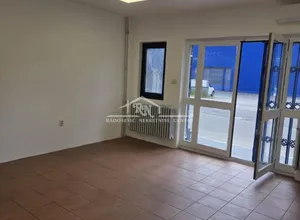 Prodaja Lokal - Beograd, Voždovac: Voždovačka crkva - FON - Saobraćajni fakultet