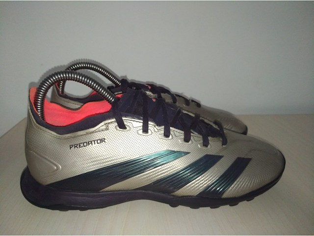 Adidas predator patike za fudbal br 40 ( 24,5 cm)
