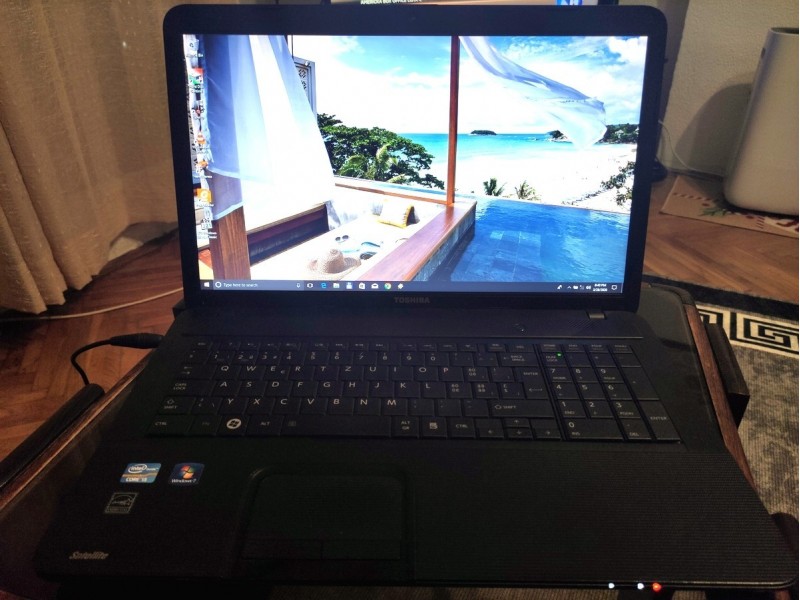 Toshiba 15,6", i5-3210M, 6GB DDR3, 500GB HDD, DVD-RW