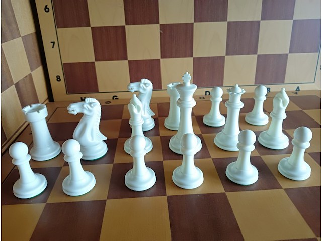 Sahovske Figure English Lux 1