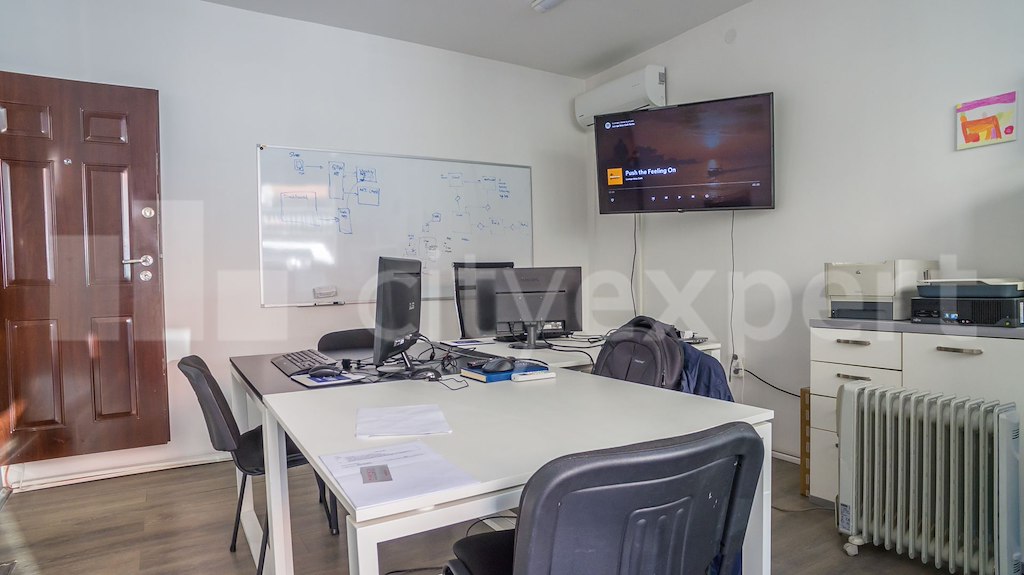 Poslovni prostor za izdavanje BEZ PROVIZIJE: Ostalo, 148m², Kosovska, Stari grad - 1800€