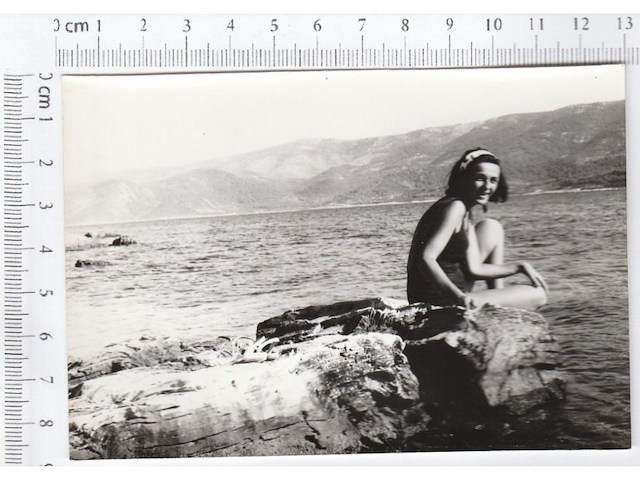 Devojka na plaži