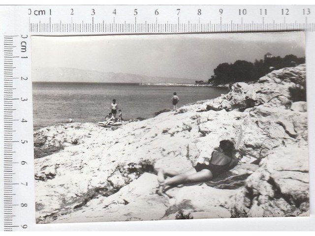 Devojka na plaži