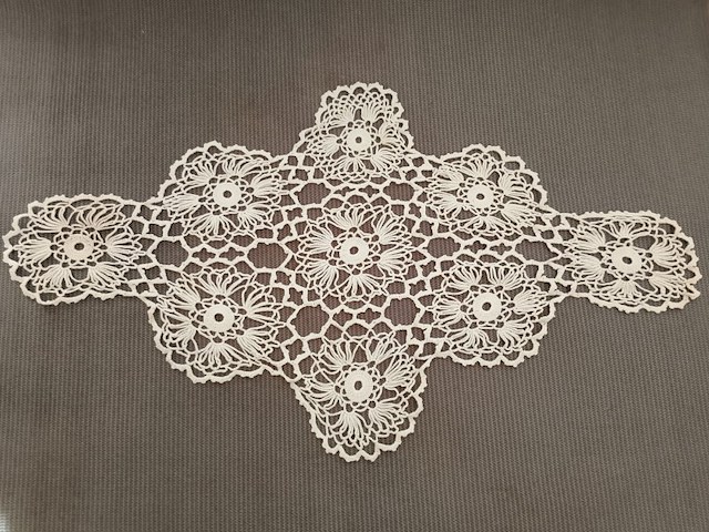Milje 63x35 / konac /ručni rad / vintage