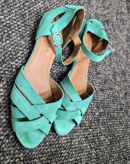 Nove kozne sandale