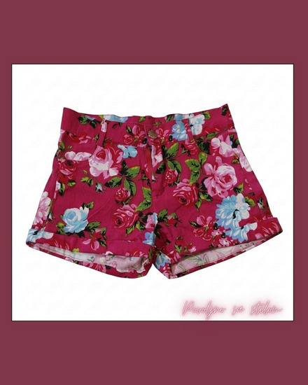 5.1.2. Cvetni pink šorts XS