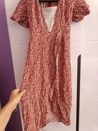 Nenosena Pull&Bear haljina na cvetice