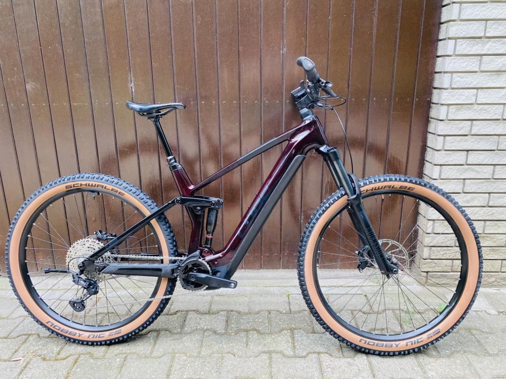 Cube Stereo Smart 750Wh ( 2024 ) L Carbon