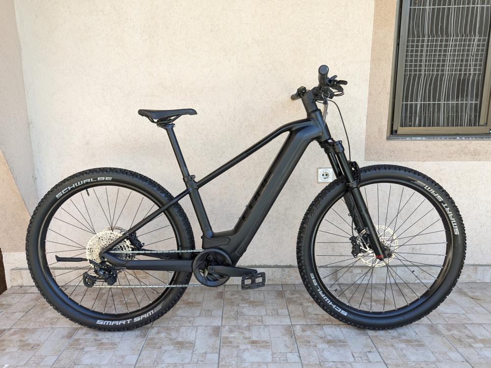 Cube Reaction Hybrid SLX