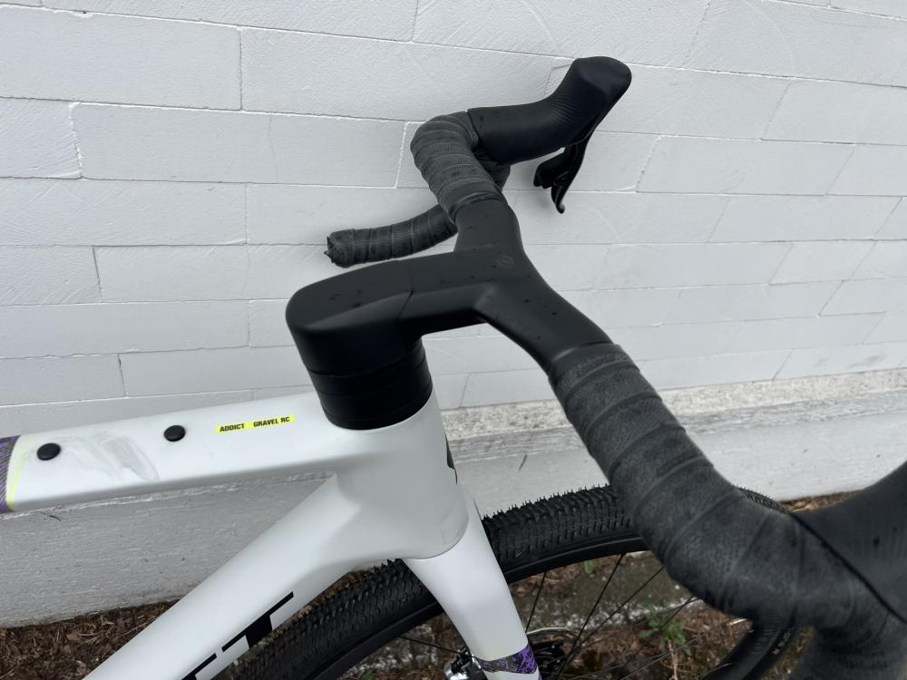 Addict Gravel RC vel.M NOVO