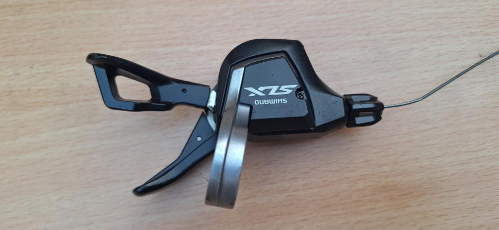 Levi šifter Shimano SLX SL-M7000
