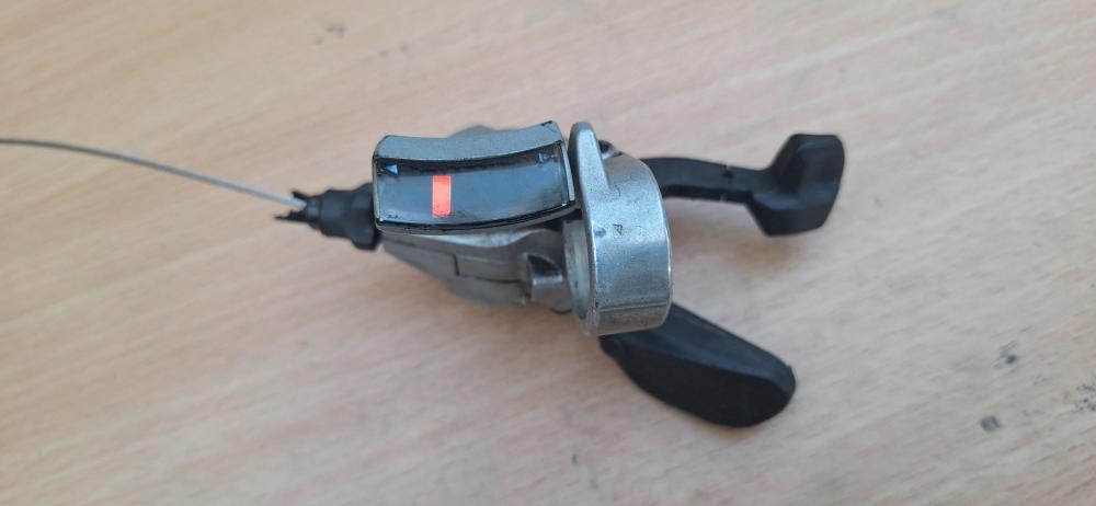 Desni šifter Shimano XT SL-M750 9 s