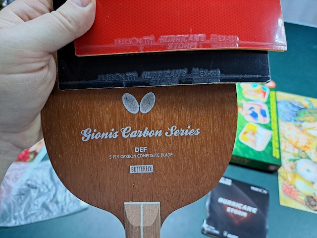 Kvalitetan reket za stoni tenis (T 16) za rekreativce