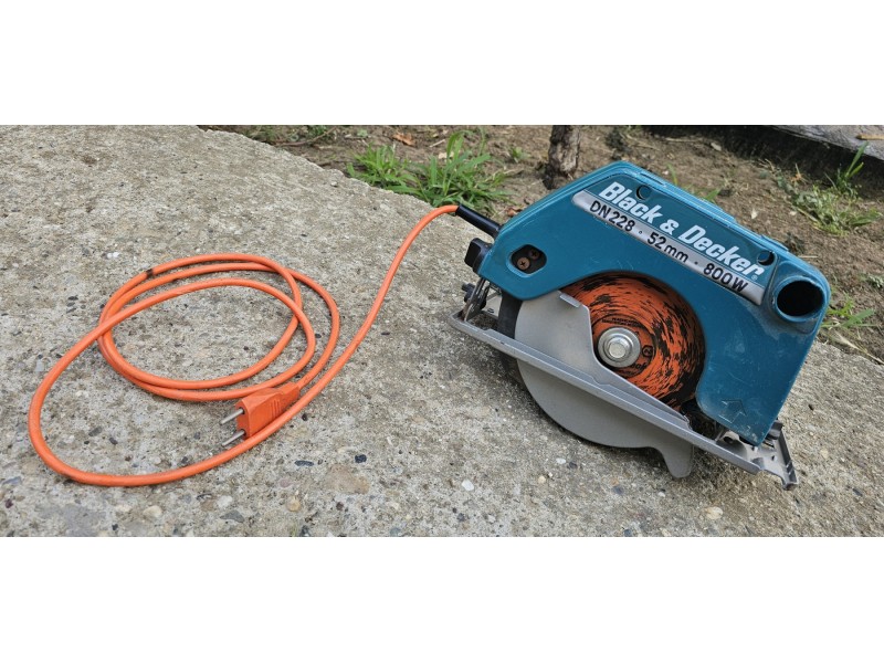 Black & Decker DN228 Ručni Cirkular 800W 52mm